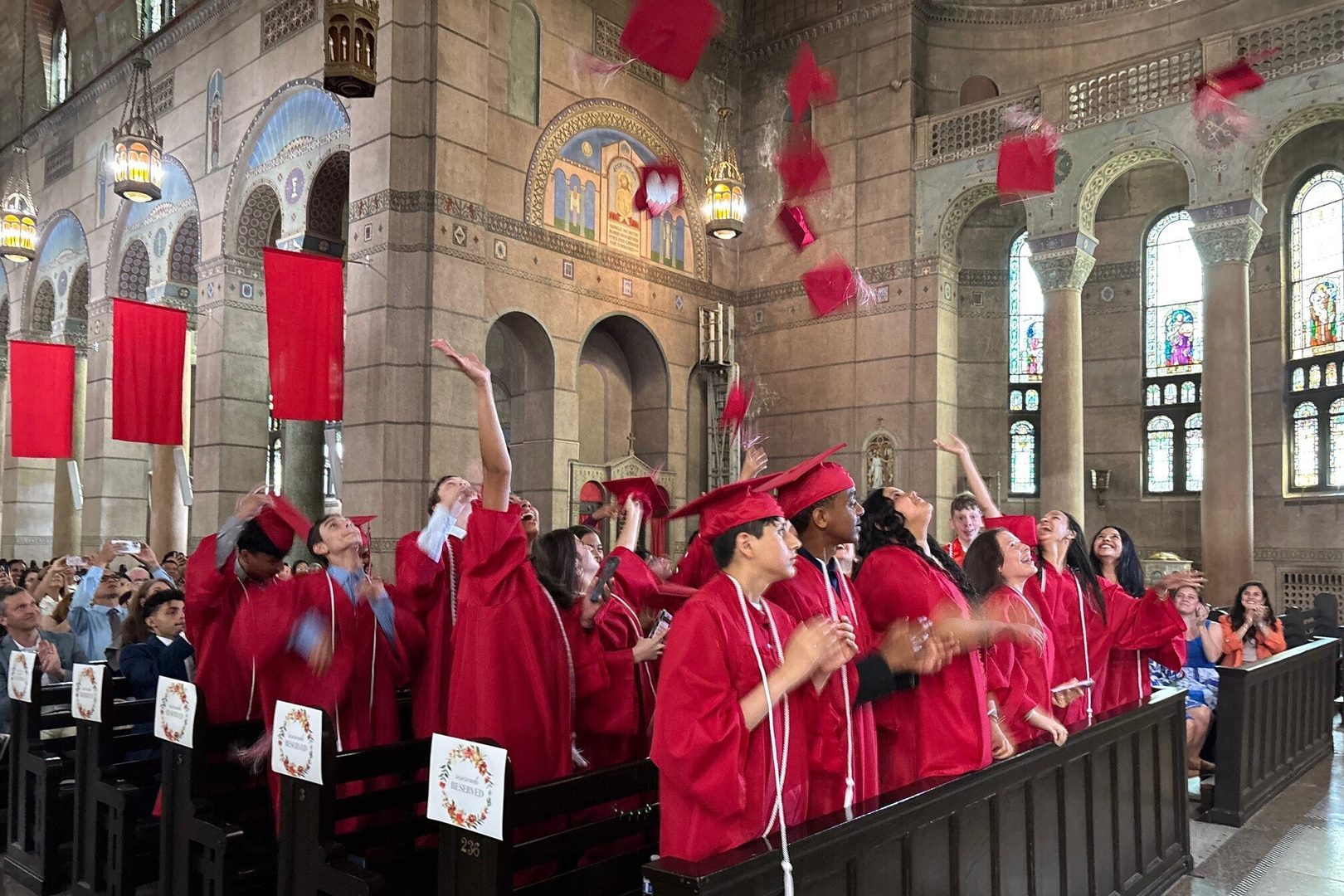 Alegría en graduación de escuela Sagrado Corazón- El Pregonero