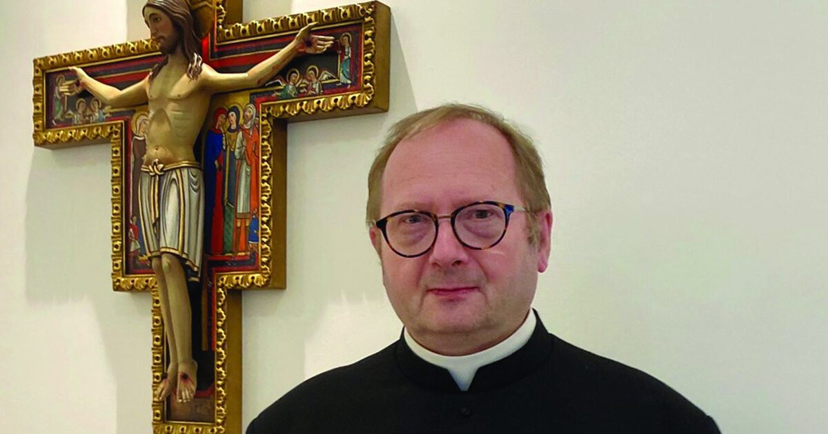 Pope Francis appoints first Catholic bishop with Anglican heritage for ...