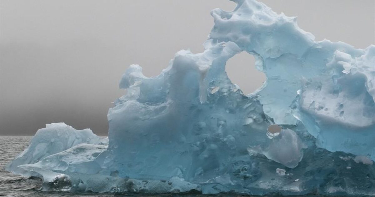 Iceberg más grande del mundo encalla en aguas poco profundas cerca de la isla británica de San ...