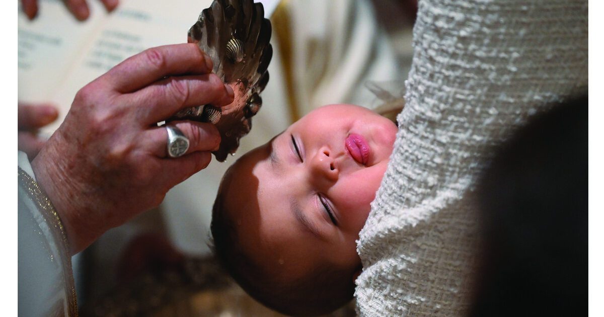 Faith is a gift to celebrate, pope says as he baptizes babies ...