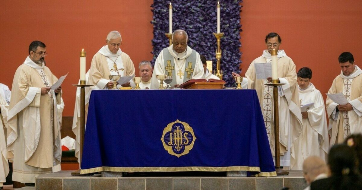 At Memorial Mass, Bishop González remembered as a man of faith who ...