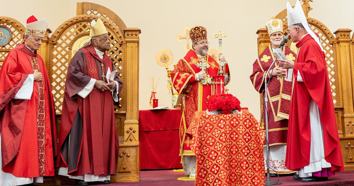 At Divine Liturgy in Washington, D.C., head of the Ukrainian Greek ...